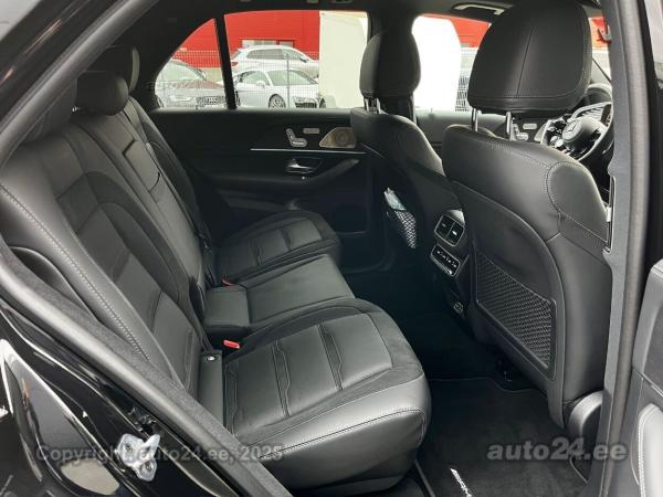 Melns Mercedes-Benz GLE-Class 2024 Tallina, ar dzinēja tilpumu 3.00 L un nobraukumu 17 tūkst. km par 124000 €, foto 11 vietnē AUTOMOTO.COM.LV