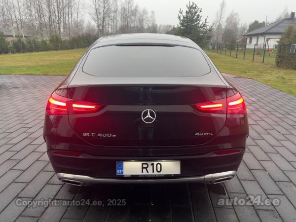 Melns Mercedes-Benz GLE-Class 2025 Pērnava, ar dzinēja tilpumu 2.00 L un nobraukumu 800 tūkst. km par 105000 €, foto 4 vietnē AUTOMOTO.COM.LV