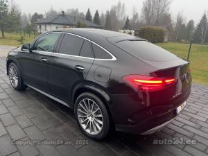 Melns Mercedes-Benz GLE-Class 2025 Pērnava, ar dzinēja tilpumu 2.00 L un nobraukumu 800 tūkst. km par 105000 €, foto 5 vietnē AUTOMOTO.COM.LV