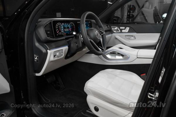 Black Mercedes-Benz GLE-Class 2026 in Riga, with an engine capacity of 3.00 L and mileage of 39 thousand km for 101035 €, photo 8 on AUTOMOTO.COM.LV