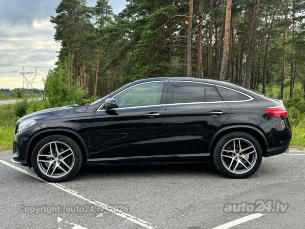 Black Mercedes-Benz GLE-Class 2015 in Haapsalu, with an engine capacity of 3.00 L and mileage of 196 thousand km for 27000 €, photo 5 on AUTOMOTO.COM.LV