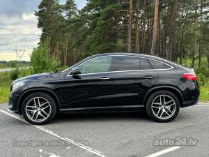Melns Mercedes-Benz GLE-Class 2015 Hāpsalu, ar dzinēja tilpumu 3.00 L un nobraukumu 196 tūkst. km par 27000 €, foto 5 vietnē AUTOMOTO.COM.LV