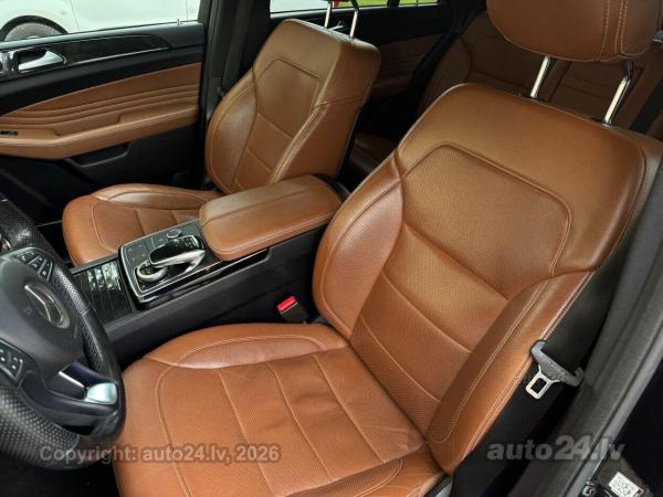 Black Mercedes-Benz GLE-Class 2015 in Haapsalu, with an engine capacity of 3.00 L and mileage of 196 thousand km for 27000 €, photo 8 on AUTOMOTO.COM.LV