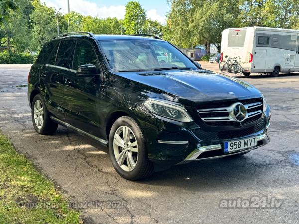 Black Mercedes-Benz GLE-Class 2015 in Tallinn, with an engine capacity of 3.00 L and mileage of 328 thousand km for 26000 €, photo 1 on AUTOMOTO.COM.LV