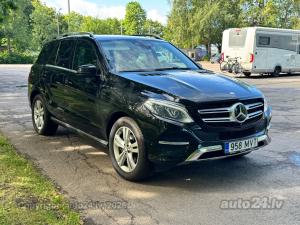 Melns Mercedes-Benz GLE-Class 2015 Tallina, ar dzinēja tilpumu 3.00 L un nobraukumu 328 tūkst. km par 26000 €, foto  vietnē AUTOMOTO.COM.LV
