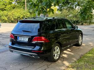 Melns Mercedes-Benz GLE-Class 2015 Tallina, ar dzinēja tilpumu 3.00 L un nobraukumu 328 tūkst. km par 26000 €, foto 6 vietnē AUTOMOTO.COM.LV