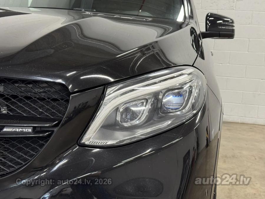 Melns Mercedes-Benz GLE-Class 2017 Tallina, ar dzinēja tilpumu 5.50 L un nobraukumu 191 tūkst. km par 29995 €, foto 10 vietnē AUTOMOTO.COM.LV