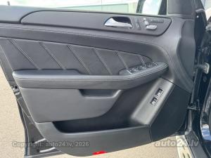 Melns Mercedes-Benz GLE-Class 2017 Tallina, ar dzinēja tilpumu 5.50 L un nobraukumu 191 tūkst. km par 29995 €, foto 13 vietnē AUTOMOTO.COM.LV