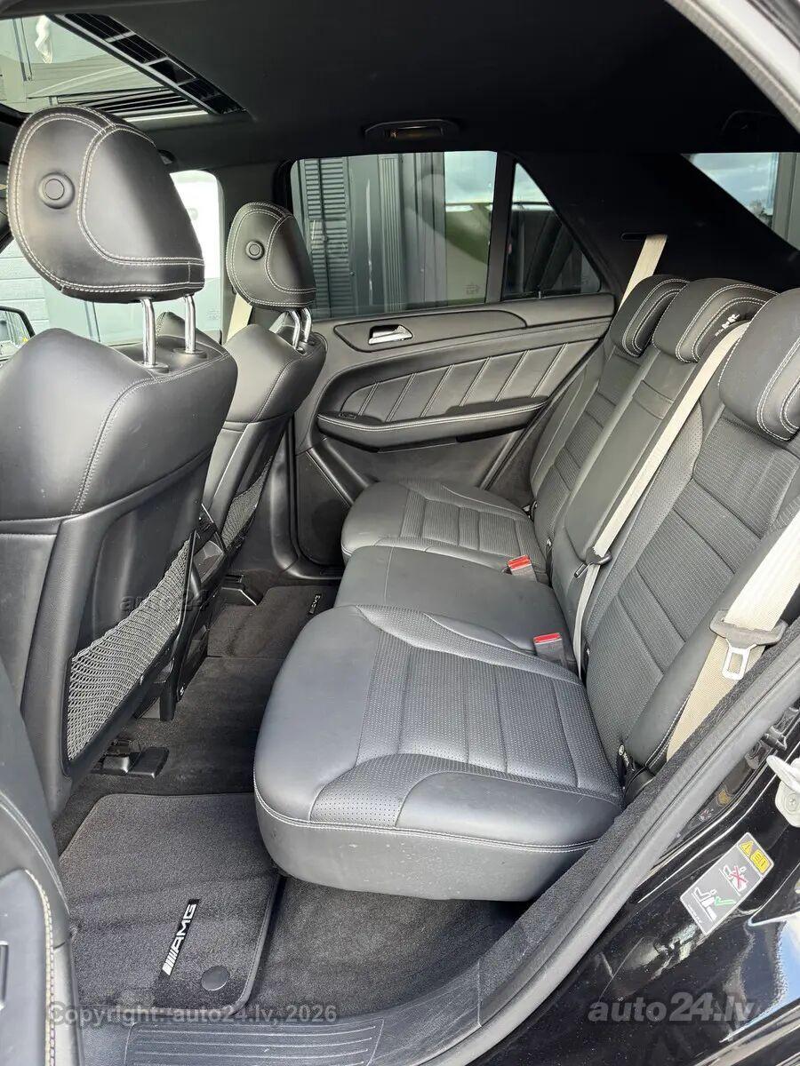 Melns Mercedes-Benz GLE-Class 2017 Tallina, ar dzinēja tilpumu 5.50 L un nobraukumu 191 tūkst. km par 29995 €, foto 16 vietnē AUTOMOTO.COM.LV