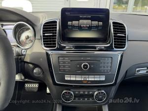 Melns Mercedes-Benz GLE-Class 2017 Tallina, ar dzinēja tilpumu 5.50 L un nobraukumu 191 tūkst. km par 29995 €, foto 23 vietnē AUTOMOTO.COM.LV