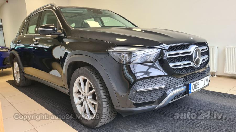 Melns Mercedes-Benz GLE-Class 2020 Tartu, ar dzinēja tilpumu 2.00 L un nobraukumu 220 tūkst. km par 35700 €, foto 3 vietnē AUTOMOTO.COM.LV