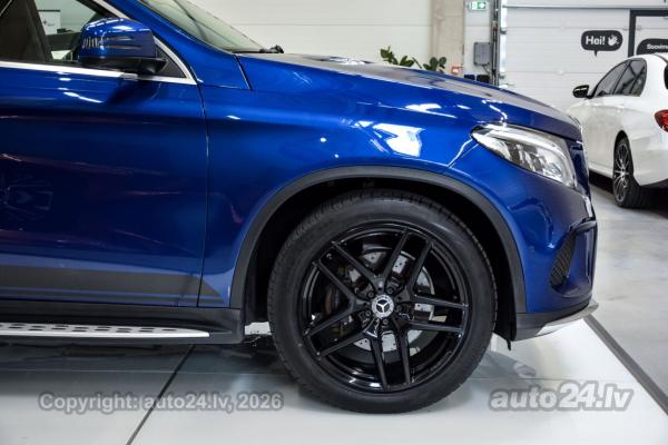 Blue Mercedes-Benz GLE-Class 2017 in Tallinn, with an engine capacity of 3.00 L and mileage of 104 thousand km for 38500 €, photo 7 on AUTOMOTO.COM.LV
