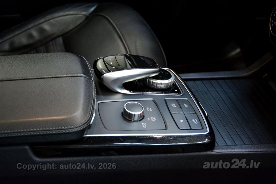 Zils Mercedes-Benz GLE-Class 2017 Tallina, ar dzinēja tilpumu 3.00 L un nobraukumu 104 tūkst. km par 38500 €, foto 15 vietnē AUTOMOTO.COM.LV