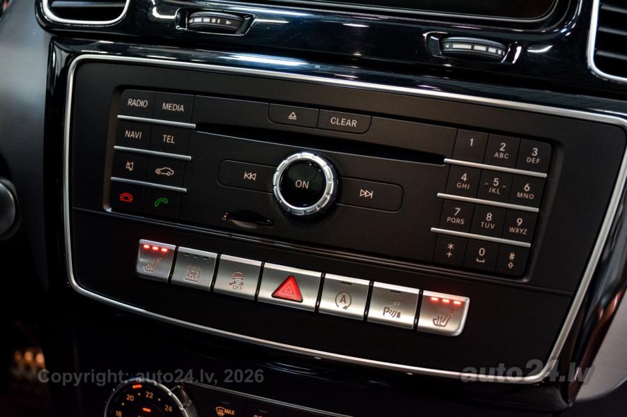 Zils Mercedes-Benz GLE-Class 2017 Tallina, ar dzinēja tilpumu 3.00 L un nobraukumu 104 tūkst. km par 38500 €, foto 17 vietnē AUTOMOTO.COM.LV