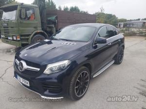 Blue Mercedes-Benz GLE-Class 2017 in Tallinn, with an engine capacity of 3.00 L and mileage of 153 thousand km for 27500 €, photo 4 on AUTOMOTO.COM.LV
