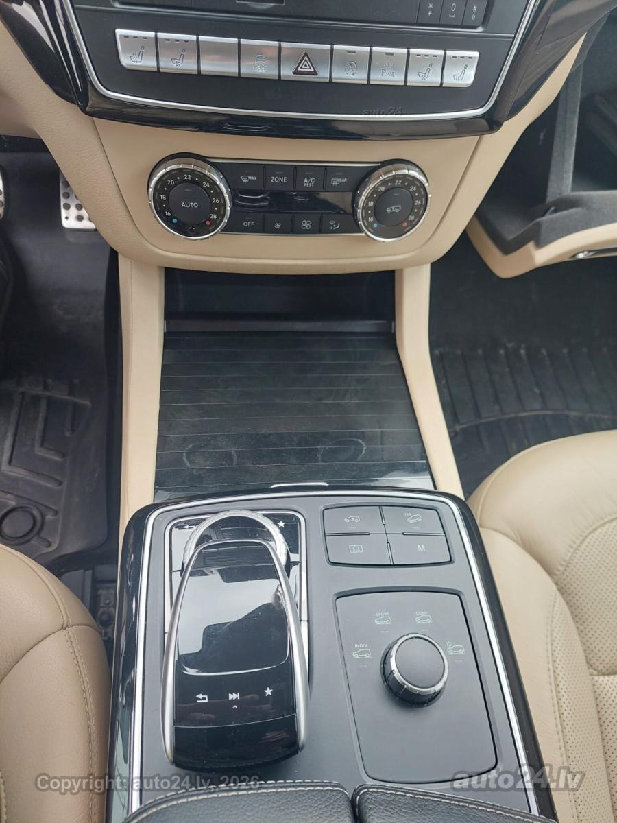 Blue Mercedes-Benz GLE-Class 2017 in Tallinn, with an engine capacity of 3.00 L and mileage of 153 thousand km for 27500 €, photo 9 on AUTOMOTO.COM.LV