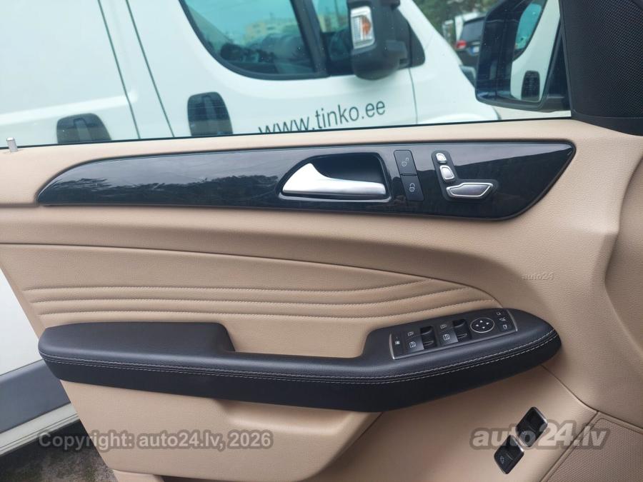 Blue Mercedes-Benz GLE-Class 2017 in Tallinn, with an engine capacity of 3.00 L and mileage of 153 thousand km for 27500 €, photo 10 on AUTOMOTO.COM.LV