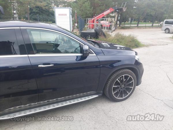 Zils Mercedes-Benz GLE-Class 2017 Tallina, ar dzinēja tilpumu 3.00 L un nobraukumu 153 tūkst. km par 27500 €, foto 6 vietnē AUTOMOTO.COM.LV