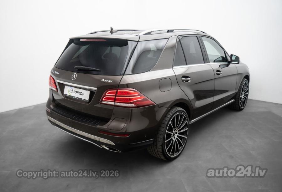 Brown Mercedes-Benz GLE-Class 2015 in Tallinn, with an engine capacity of 3.00 L and mileage of 141 thousand km for 20999 €, photo 5 on AUTOMOTO.COM.LV
