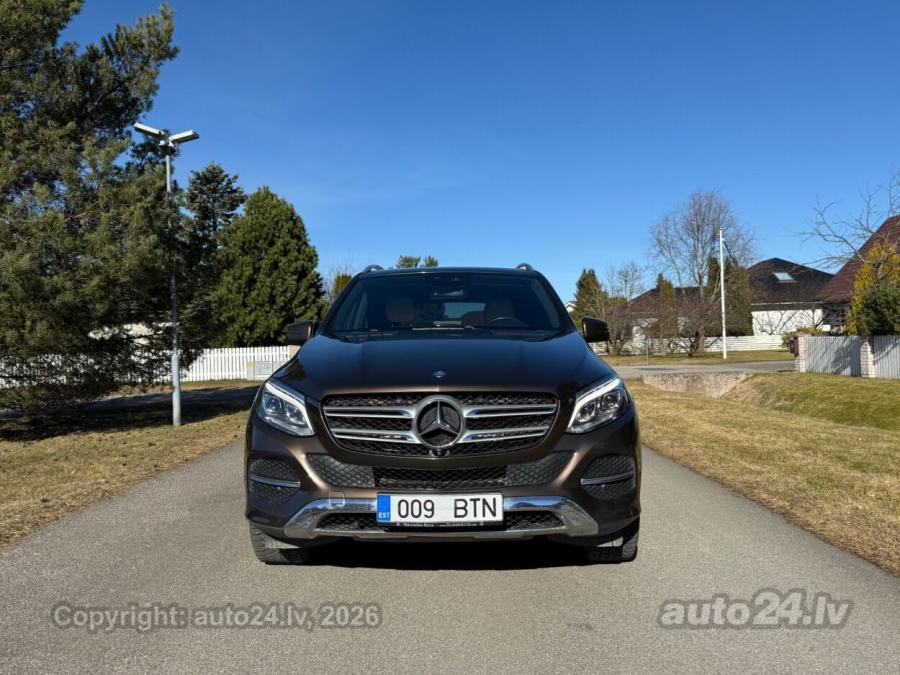 Brūns Mercedes-Benz GLE-Class 2016 Tallina, ar dzinēja tilpumu 3.00 L un nobraukumu 149 tūkst. km par 28000 €, foto 2 vietnē AUTOMOTO.COM.LV