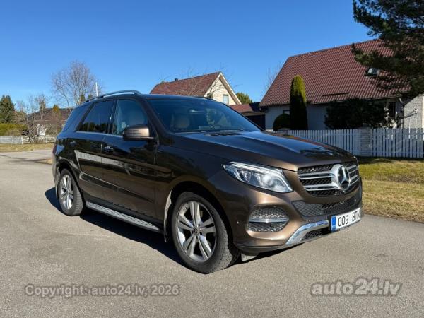 Brūns Mercedes-Benz GLE-Class 2016 Tallina, ar dzinēja tilpumu 3.00 L un nobraukumu 149 tūkst. km par 28000 €, foto 3 vietnē AUTOMOTO.COM.LV