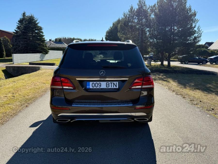 Brūns Mercedes-Benz GLE-Class 2016 Tallina, ar dzinēja tilpumu 3.00 L un nobraukumu 149 tūkst. km par 28000 €, foto 4 vietnē AUTOMOTO.COM.LV