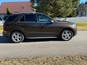 Brūns Mercedes-Benz GLE-Class 2016 Tallina, ar dzinēja tilpumu 3.00 L un nobraukumu 149 tūkst. km par 28000 €, foto 5 vietnē AUTOMOTO.COM.LV