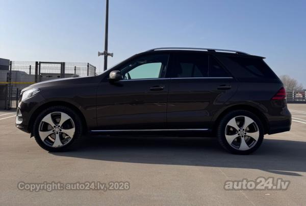 Brown Mercedes-Benz GLE-Class 2017 in Tallinn, with an engine capacity of 3.00 L and mileage of 178 thousand km for 23900 €, photo 2 on AUTOMOTO.COM.LV