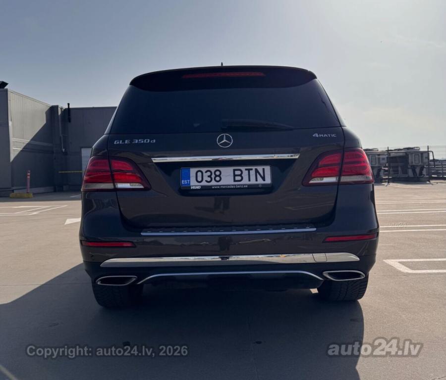 Brūns Mercedes-Benz GLE-Class 2017 Tallina, ar dzinēja tilpumu 3.00 L un nobraukumu 178 tūkst. km par 23900 €, foto 4 vietnē AUTOMOTO.COM.LV