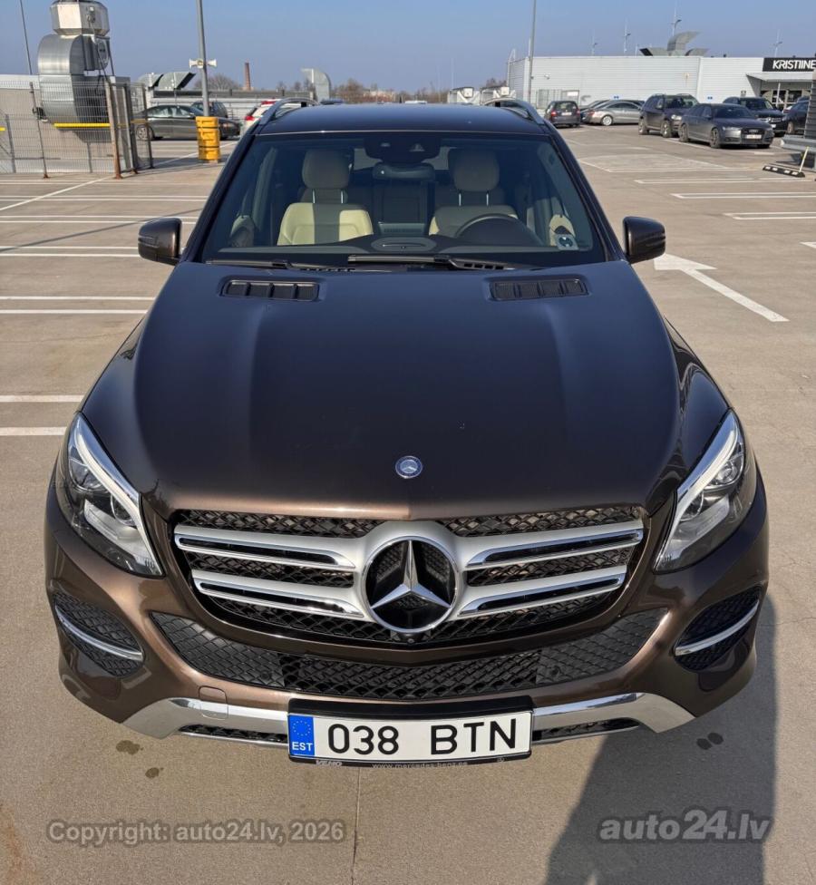 Brūns Mercedes-Benz GLE-Class 2017 Tallina, ar dzinēja tilpumu 3.00 L un nobraukumu 178 tūkst. km par 23900 €, foto 8 vietnē AUTOMOTO.COM.LV