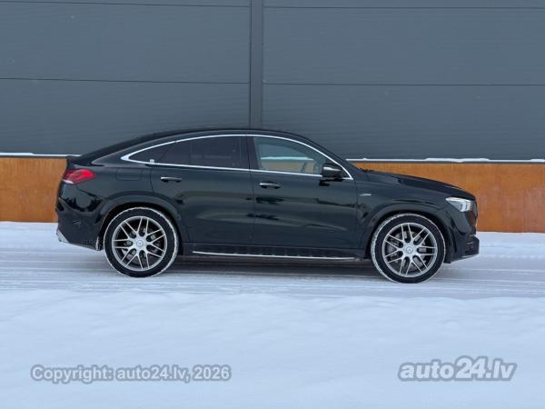 Zaļš Mercedes-Benz GLE-Class 2021 Tallina, ar dzinēja tilpumu 3.00 L un nobraukumu 141 tūkst. km par 58900 €, foto 6 vietnē AUTOMOTO.COM.LV
