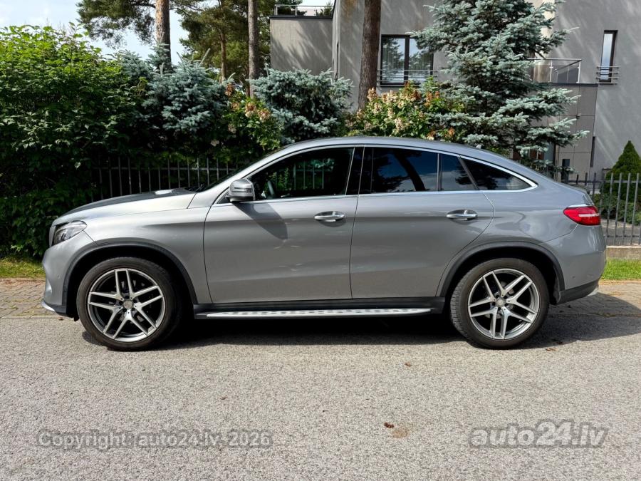 Pelēks Mercedes-Benz GLE-Class 2016 Tallina, ar dzinēja tilpumu 3.50 L un nobraukumu 218 tūkst. km par 31000 €, foto 4 vietnē AUTOMOTO.COM.LV
