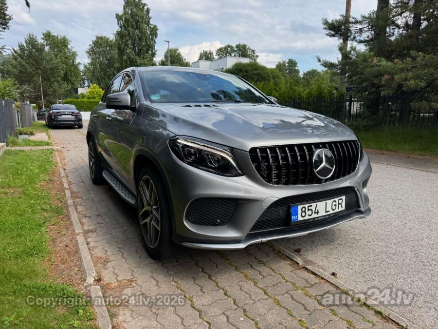Pelēks Mercedes-Benz GLE-Class 2016 Tallina, ar dzinēja tilpumu 3.50 L un nobraukumu 218 tūkst. km par 31000 €, foto 8 vietnē AUTOMOTO.COM.LV