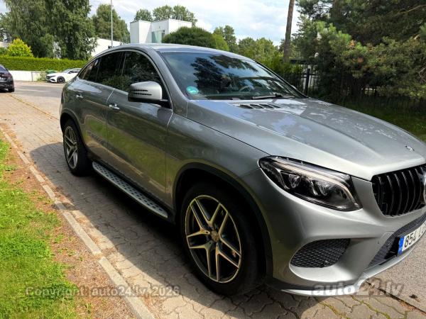 Grey Mercedes-Benz GLE-Class 2016 in Tallinn, with an engine capacity of 3.50 L and mileage of 218 thousand km for 31000 €, photo 8 on AUTOMOTO.COM.LV