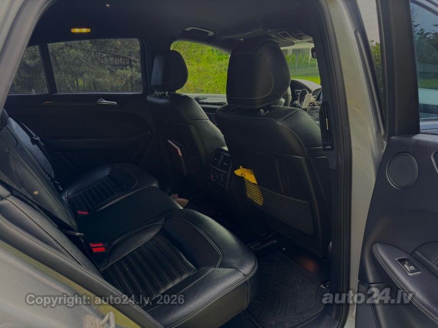 Pelēks Mercedes-Benz GLE-Class 2016 Tallina, ar dzinēja tilpumu 3.50 L un nobraukumu 218 tūkst. km par 31000 €, foto 17 vietnē AUTOMOTO.COM.LV