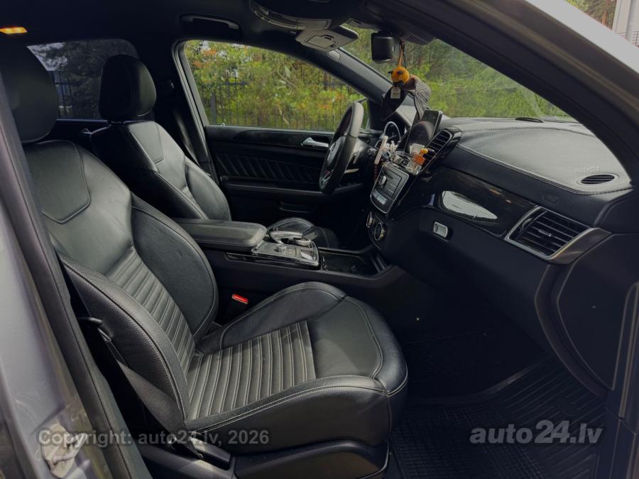 Pelēks Mercedes-Benz GLE-Class 2016 Tallina, ar dzinēja tilpumu 3.50 L un nobraukumu 218 tūkst. km par 31000 €, foto 19 vietnē AUTOMOTO.COM.LV