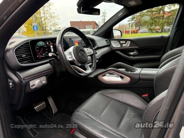 Grey Mercedes-Benz GLE-Class 2020 in Tallinn, with an engine capacity of 2.90 L and mileage of 124 thousand km for 54990 €, photo 5 on AUTOMOTO.COM.LV