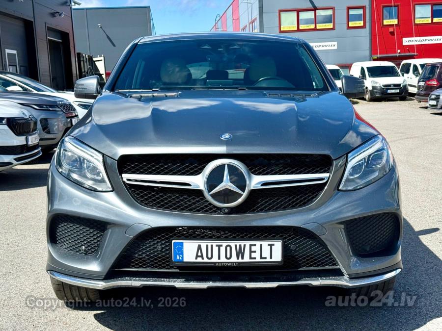 Pelēks Mercedes-Benz GLE-Class 2016 Tallina, ar dzinēja tilpumu 3.00 L un nobraukumu 170 tūkst. km par 27990 €, foto 3 vietnē AUTOMOTO.COM.LV