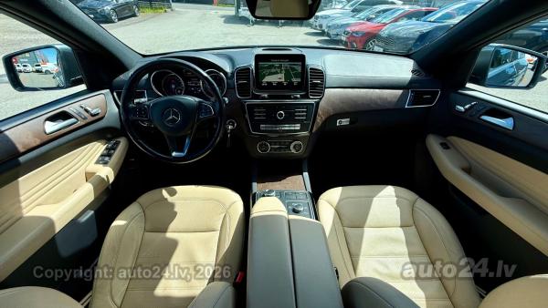 Pelēks Mercedes-Benz GLE-Class 2016 Tallina, ar dzinēja tilpumu 3.00 L un nobraukumu 170 tūkst. km par 27990 €, foto 10 vietnē AUTOMOTO.COM.LV