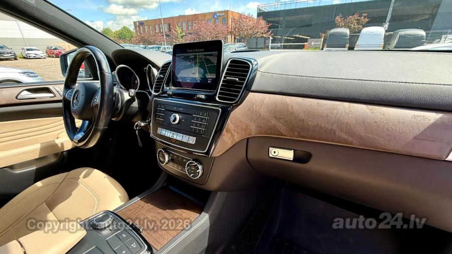 Pelēks Mercedes-Benz GLE-Class 2016 Tallina, ar dzinēja tilpumu 3.00 L un nobraukumu 170 tūkst. km par 27990 €, foto 12 vietnē AUTOMOTO.COM.LV