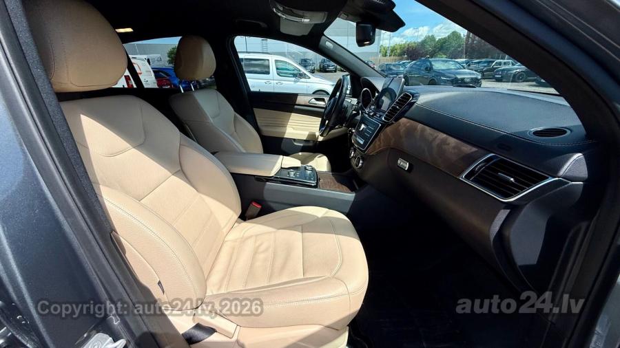 Pelēks Mercedes-Benz GLE-Class 2016 Tallina, ar dzinēja tilpumu 3.00 L un nobraukumu 170 tūkst. km par 27990 €, foto 14 vietnē AUTOMOTO.COM.LV