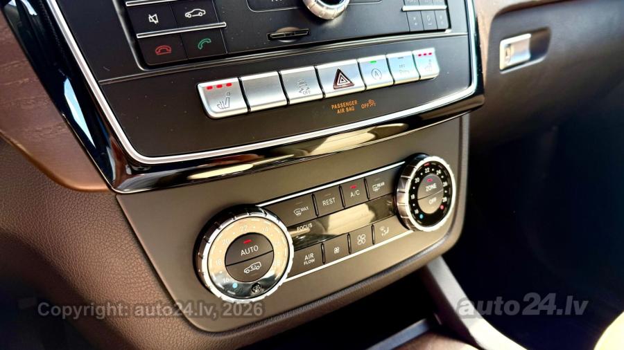 Pelēks Mercedes-Benz GLE-Class 2016 Tallina, ar dzinēja tilpumu 3.00 L un nobraukumu 170 tūkst. km par 27990 €, foto 15 vietnē AUTOMOTO.COM.LV