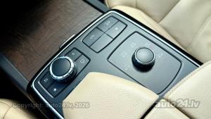 Pelēks Mercedes-Benz GLE-Class 2016 Tallina, ar dzinēja tilpumu 3.00 L un nobraukumu 170 tūkst. km par 27990 €, foto 17 vietnē AUTOMOTO.COM.LV