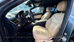 Pelēks Mercedes-Benz GLE-Class 2016 Tallina, ar dzinēja tilpumu 3.00 L un nobraukumu 170 tūkst. km par 27990 €, foto 22 vietnē AUTOMOTO.COM.LV