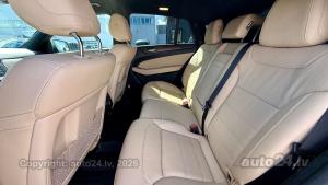 Pelēks Mercedes-Benz GLE-Class 2016 Tallina, ar dzinēja tilpumu 3.00 L un nobraukumu 170 tūkst. km par 27990 €, foto 23 vietnē AUTOMOTO.COM.LV