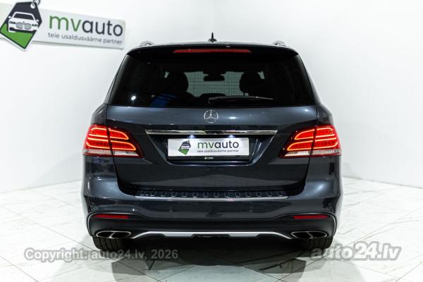 Grey Mercedes-Benz GLE-Class 2016 in Tallinn, with an engine capacity of 3.00 L and mileage of 199 thousand km for 18990 €, photo 8 on AUTOMOTO.COM.LV