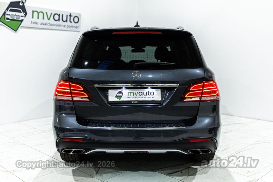 Pelēks Mercedes-Benz GLE-Class 2016 Tallina, ar dzinēja tilpumu 3.00 L un nobraukumu 199 tūkst. km par 18990 €, foto 8 vietnē AUTOMOTO.COM.LV