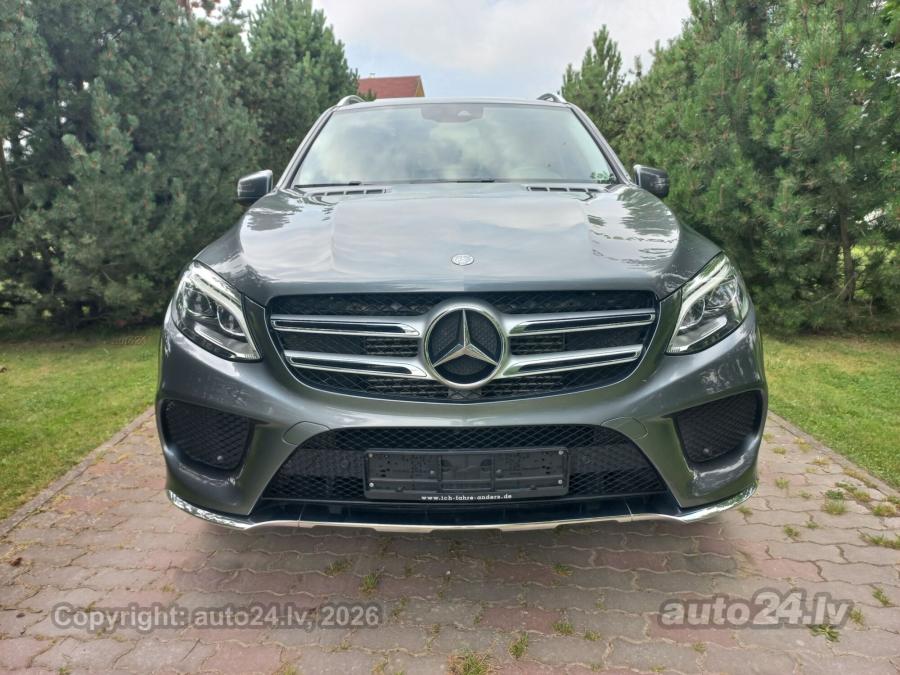 Grey Mercedes-Benz GLE-Class 2017 in Tartu, with an engine capacity of 3.00 L and mileage of 175 thousand km for 29900 €, photo 4 on AUTOMOTO.COM.LV