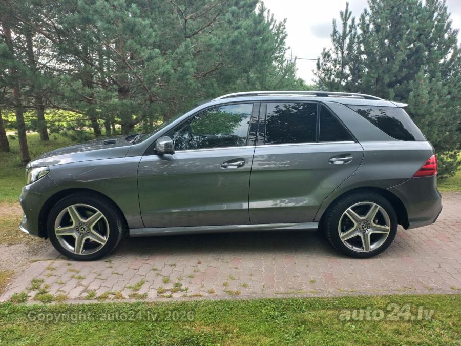 Grey Mercedes-Benz GLE-Class 2017 in Tartu, with an engine capacity of 3.00 L and mileage of 175 thousand km for 29900 €, photo 7 on AUTOMOTO.COM.LV