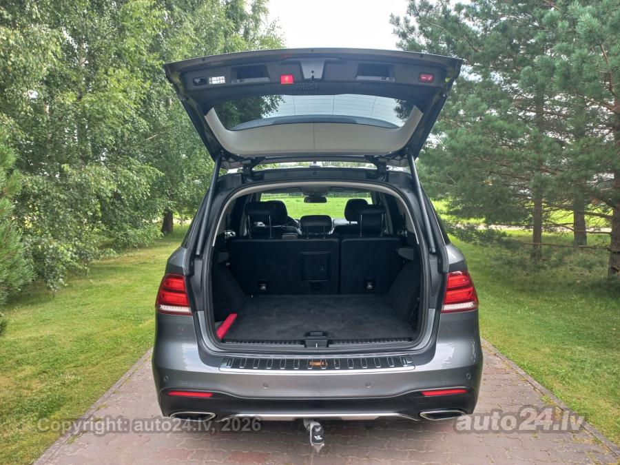 Grey Mercedes-Benz GLE-Class 2017 in Tartu, with an engine capacity of 3.00 L and mileage of 175 thousand km for 29900 €, photo 12 on AUTOMOTO.COM.LV